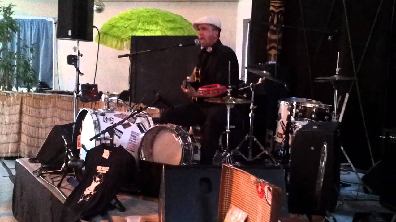 Mr. Bonz One Man Band Live Cosmic Trip Festival - YouTube