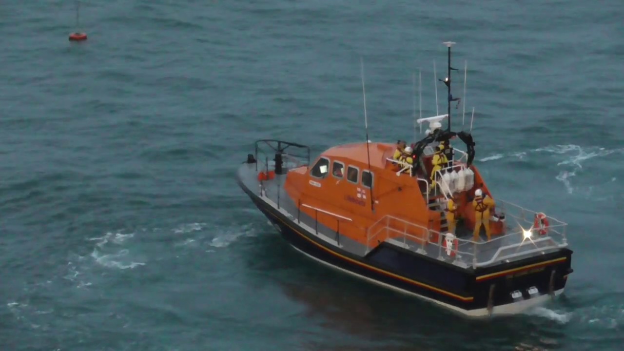 The Lizard Lifeboat Launching On Exercise - YouTube