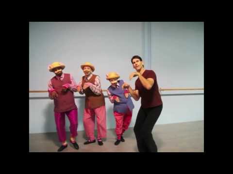 3 Little Pigs Dance - YouTube