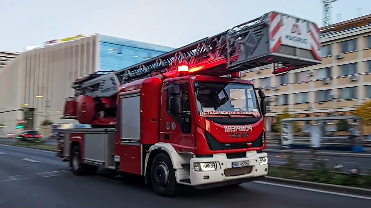 Camionul de pompieri / Fire truck Iveco Magirus Eurocargo în / in ...