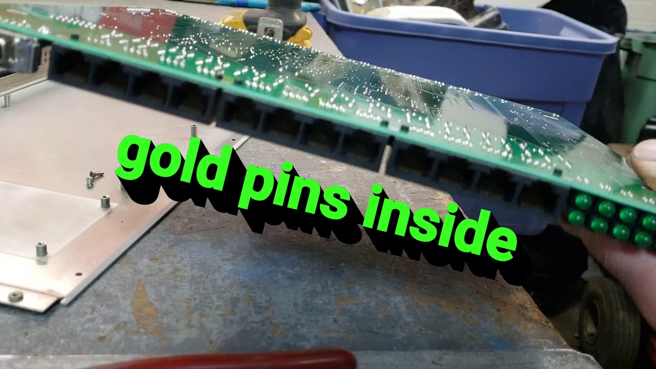 Scrapping for gold and copper in an ethernet switch to make money - YouTube