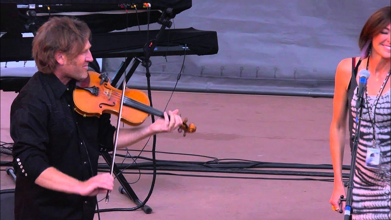 "Complicated" - Nell Robinson & Jim Nunally w/Craig Eastman at Red Rocks - YouTube