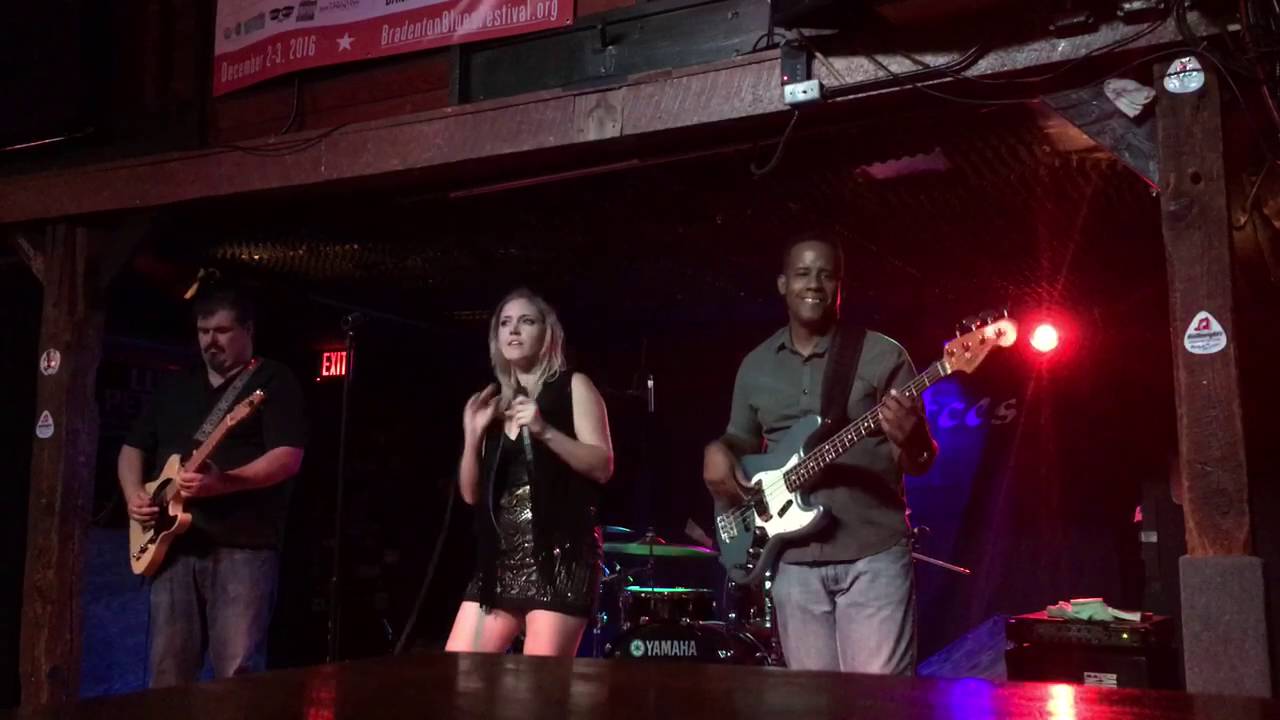 The Betty Fox Band at Aces - YouTube