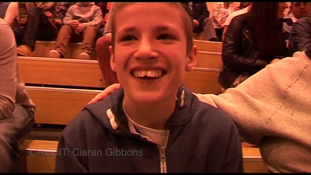 A very young Rhys Edwards & dad Mansel talking boxing 2013-05-04 - YouTube