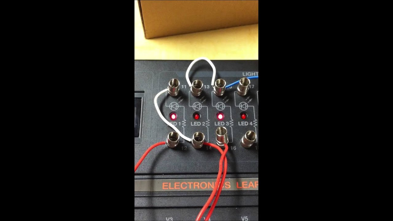 4013 Dual Flip-Flop: Divide by Two Circuit - YouTube
