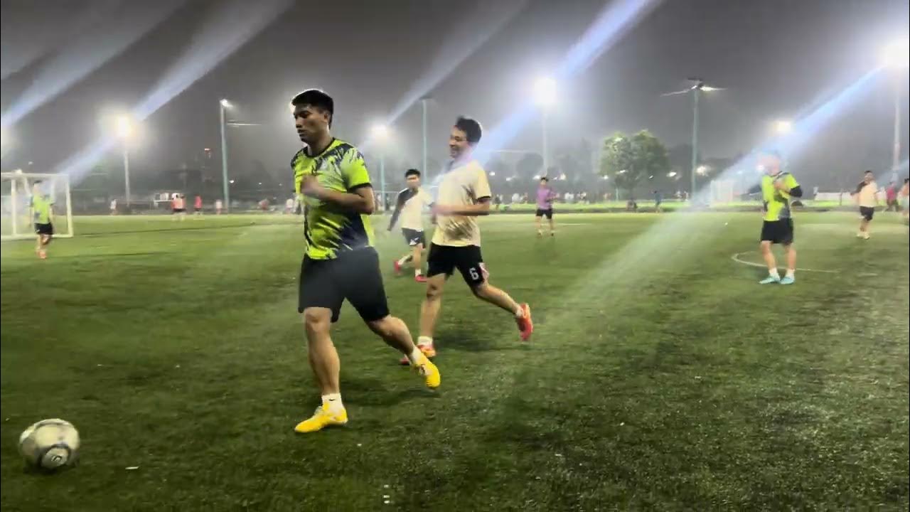 KT4 6/12 Sân bóng Akka - YouTube