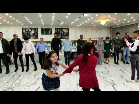 Goca gartal ne gezirsen/ Kars kümbet köyü ağır bar/ İmparator düğün salonu