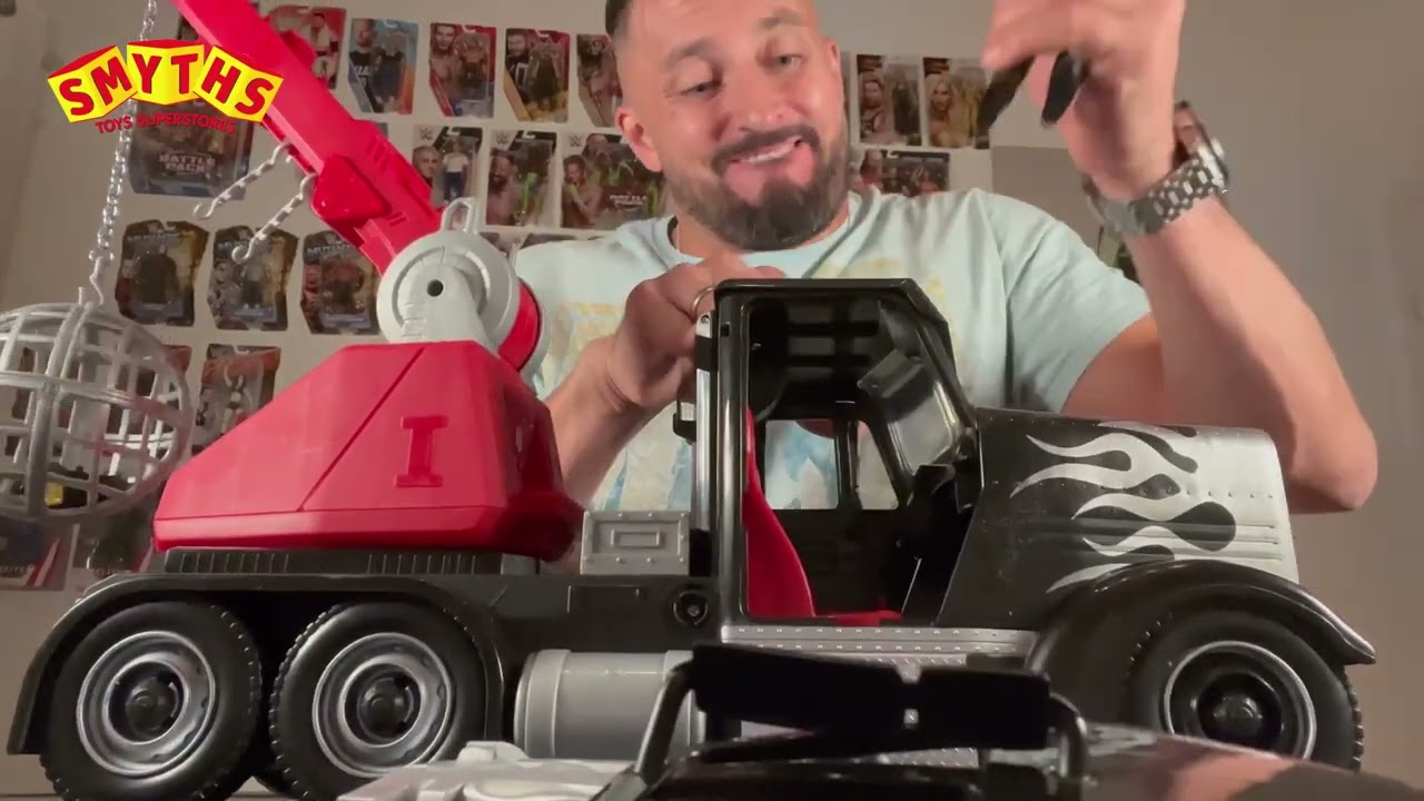 Unboxing WWE Wrekkin' Rampage Rig Fahrzeug- Smyths Toys Superstores DE ...