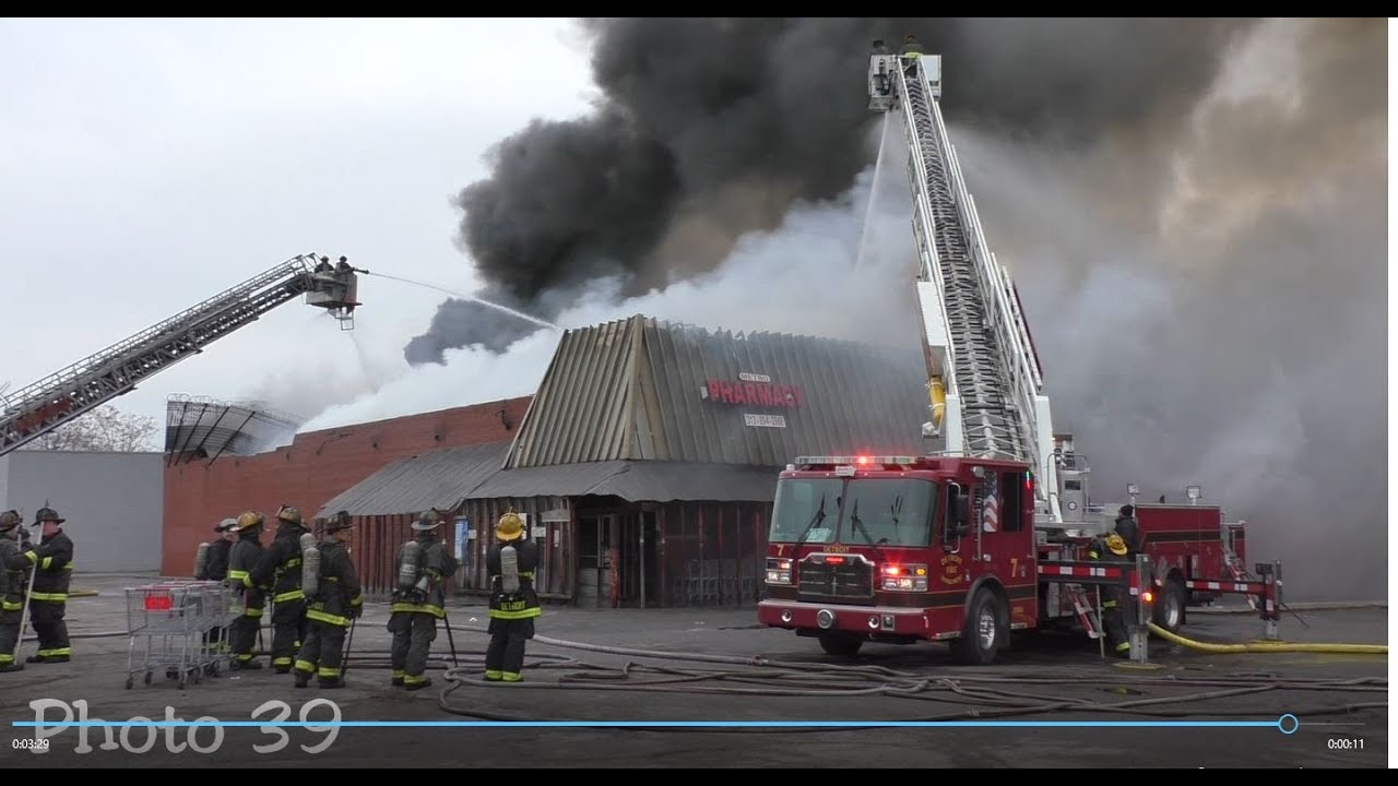 Detroit Fire Department - Fully involved Grocery Store 3rd Alarm Fire ...