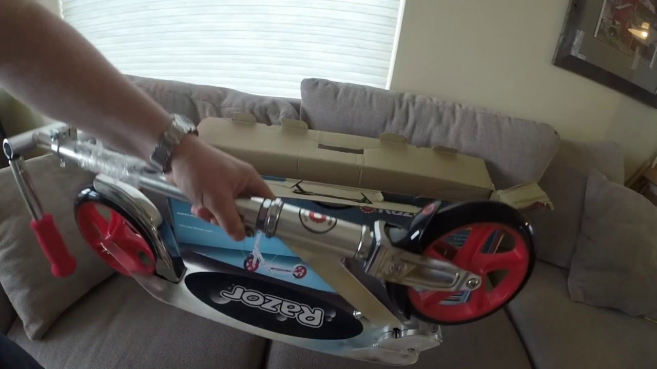 Razor A5 Lux: an unboxing and review - YouTube