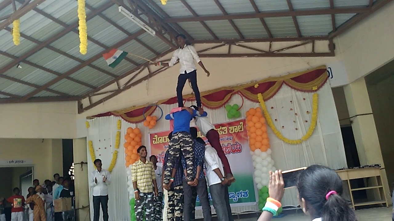 Pyramid dance by students for Independence Day - YouTube