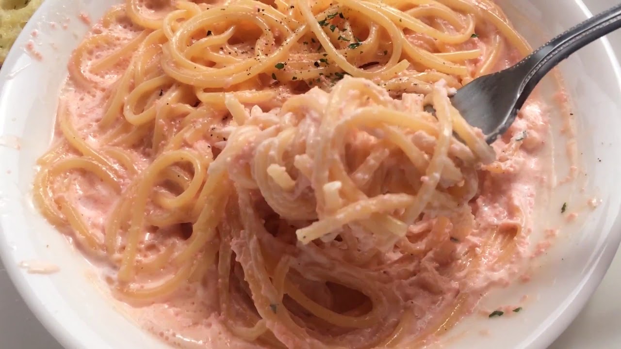 Spaghetti with seasoned cod roe cream in Japan.秋谷のDonで明太子クリームパスタ - YouTube
