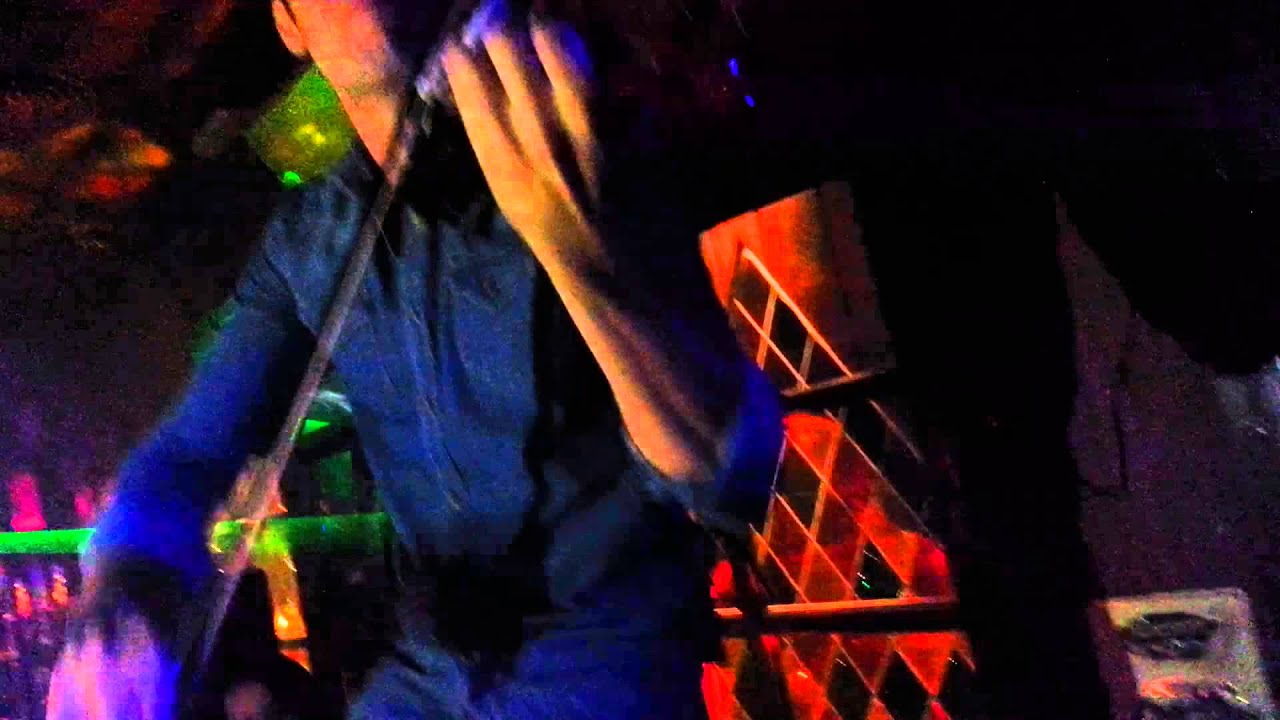 Quinn's Aluche Violín en directo - YouTube