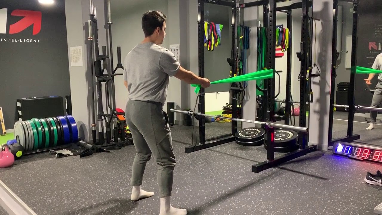 Unilateral Standing Row w/Band - YouTube