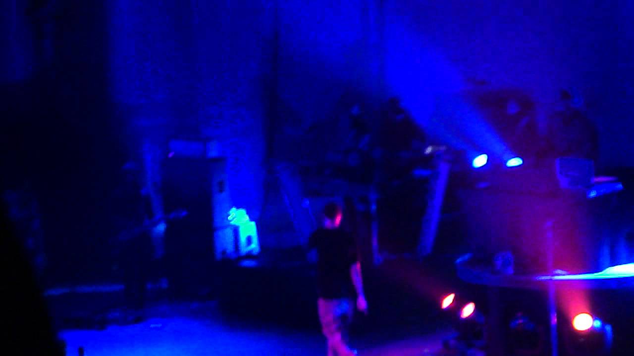 Drake - Unforgettable (Live) - YouTube