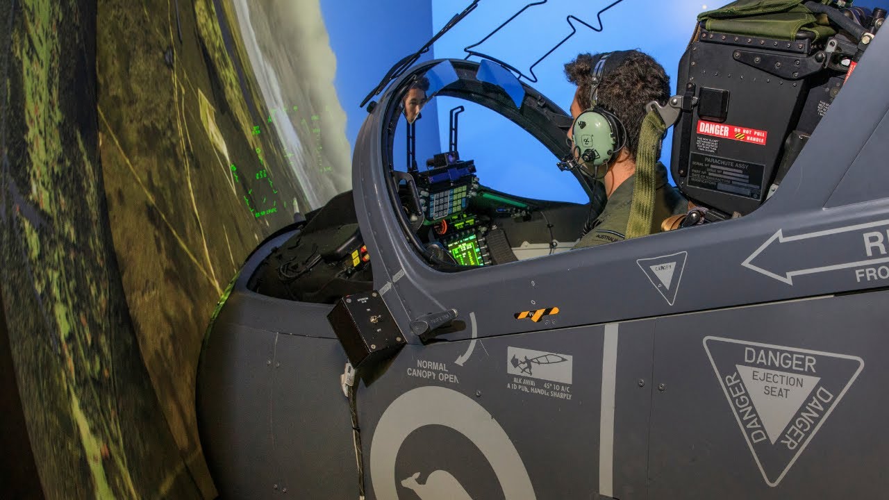 Hawk 127 Lead-in fighter Simulators 'Seeing' the Future of Pilot ...