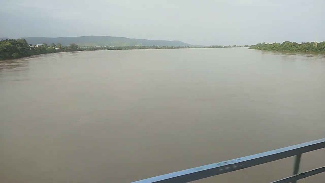 Narmada nadi (rewa nadi) railway Bridge View in Hoshangabaad ...