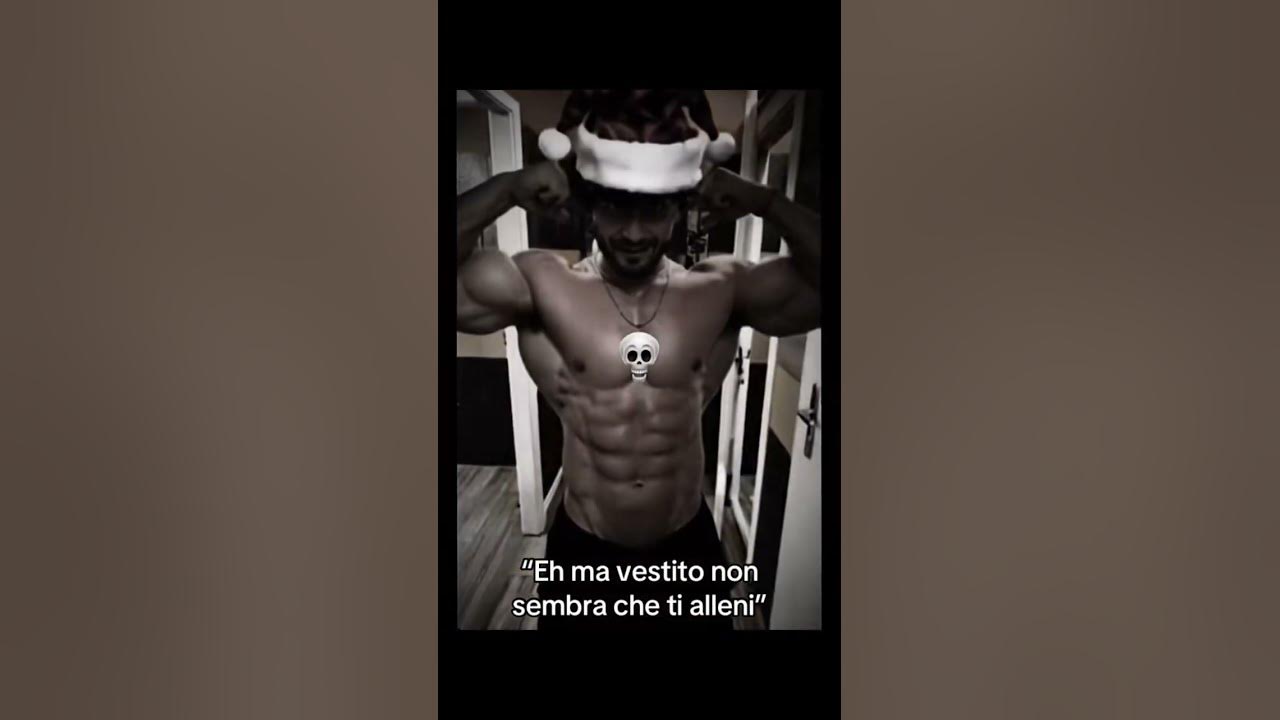 “VESTITO SEMBRA CHE NON TI ALLENI” - YouTube