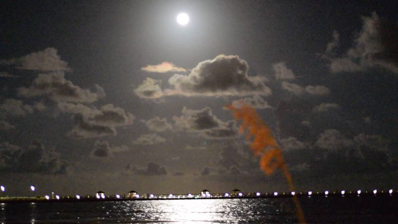 Night time at Ken Combs Pier, Gulfport, MS - YouTube