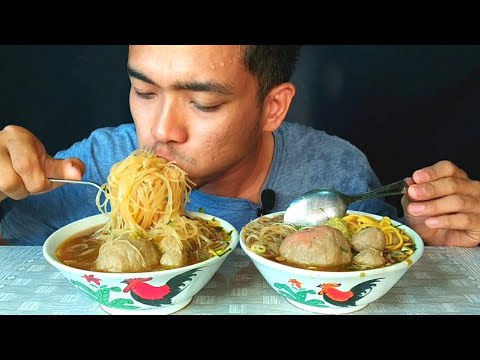 BAKSO JUMBO SUPER MELIMPAH, SAMPE TUMPAH TUMPAH!