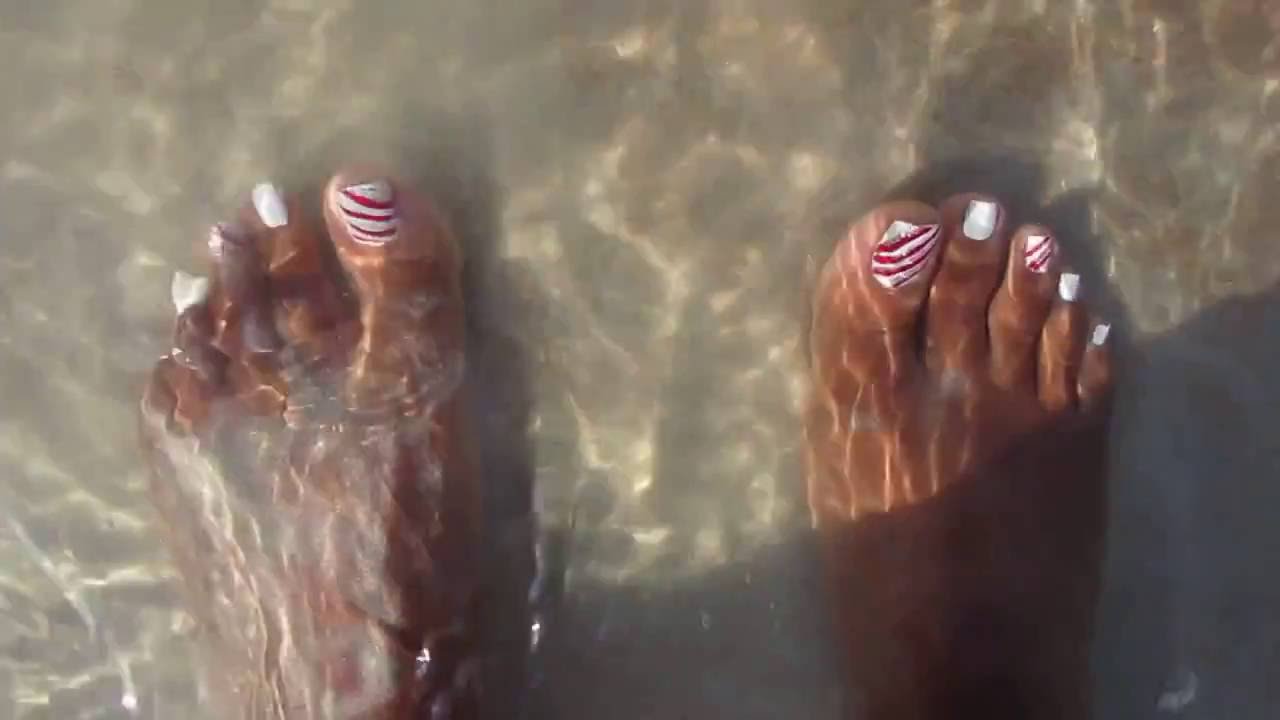 Candy Cane Toe Nails in July * Toes in Motion at the Beach on Vacation ...
