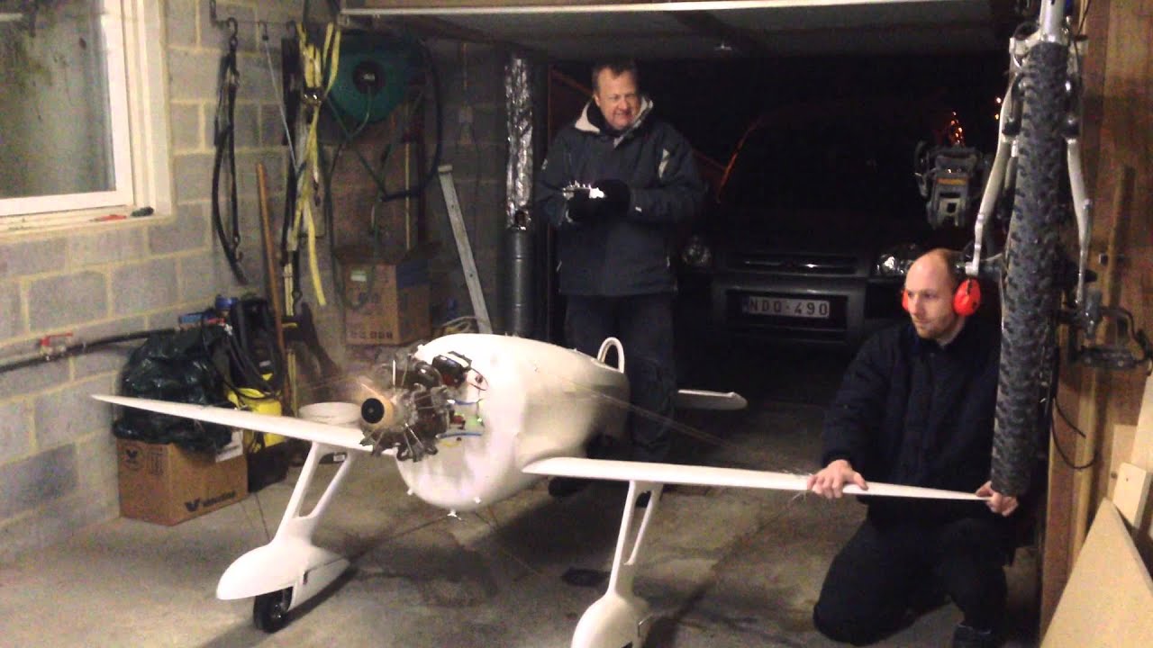 Moki 300 First start ! Moki 300 5-Cylinder Radial Engine - YouTube