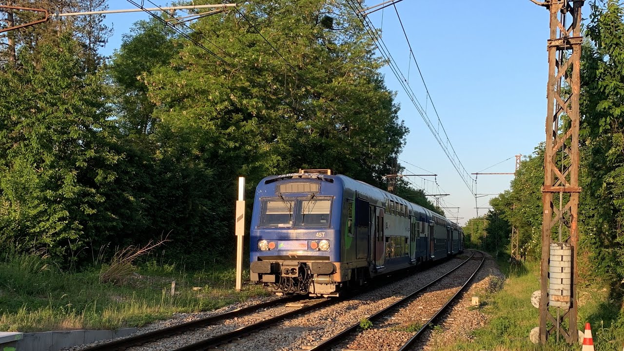 RER-C Z5600 Transilien 45T en gare de Longjumeau - YouTube