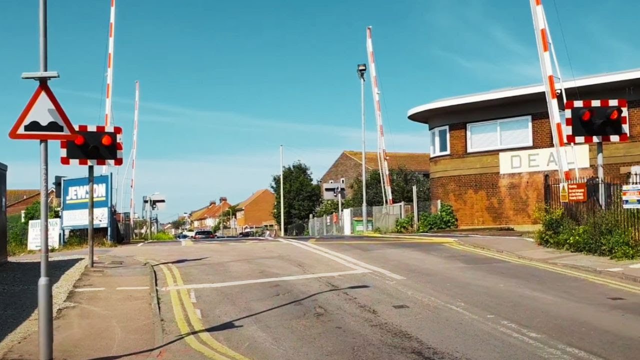 Deal Level Crossing, Kent - YouTube
