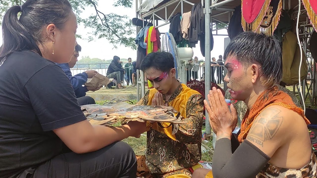 Kipli Celeng & David Silah Ritual Di Waduk Bening Di pandu Istri Bopo ...