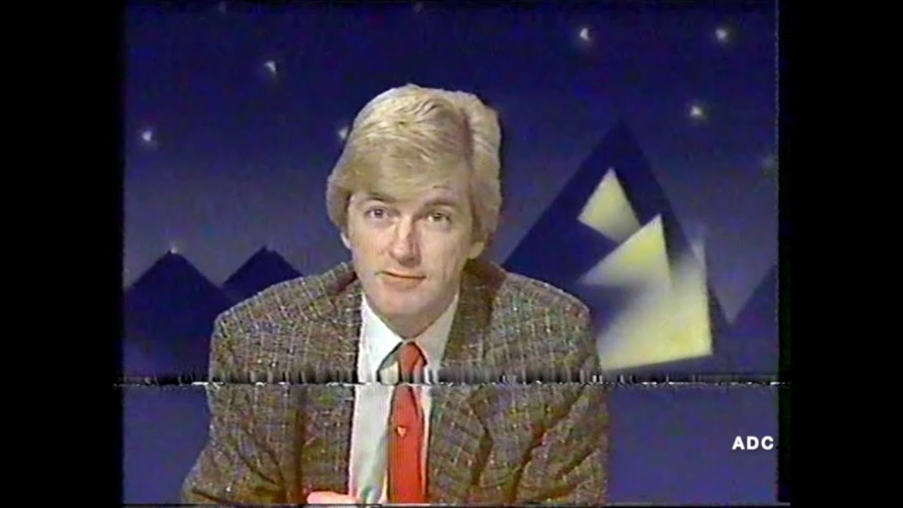 Anglia TV announcer Paul Lavers in-vision 1990? - YouTube