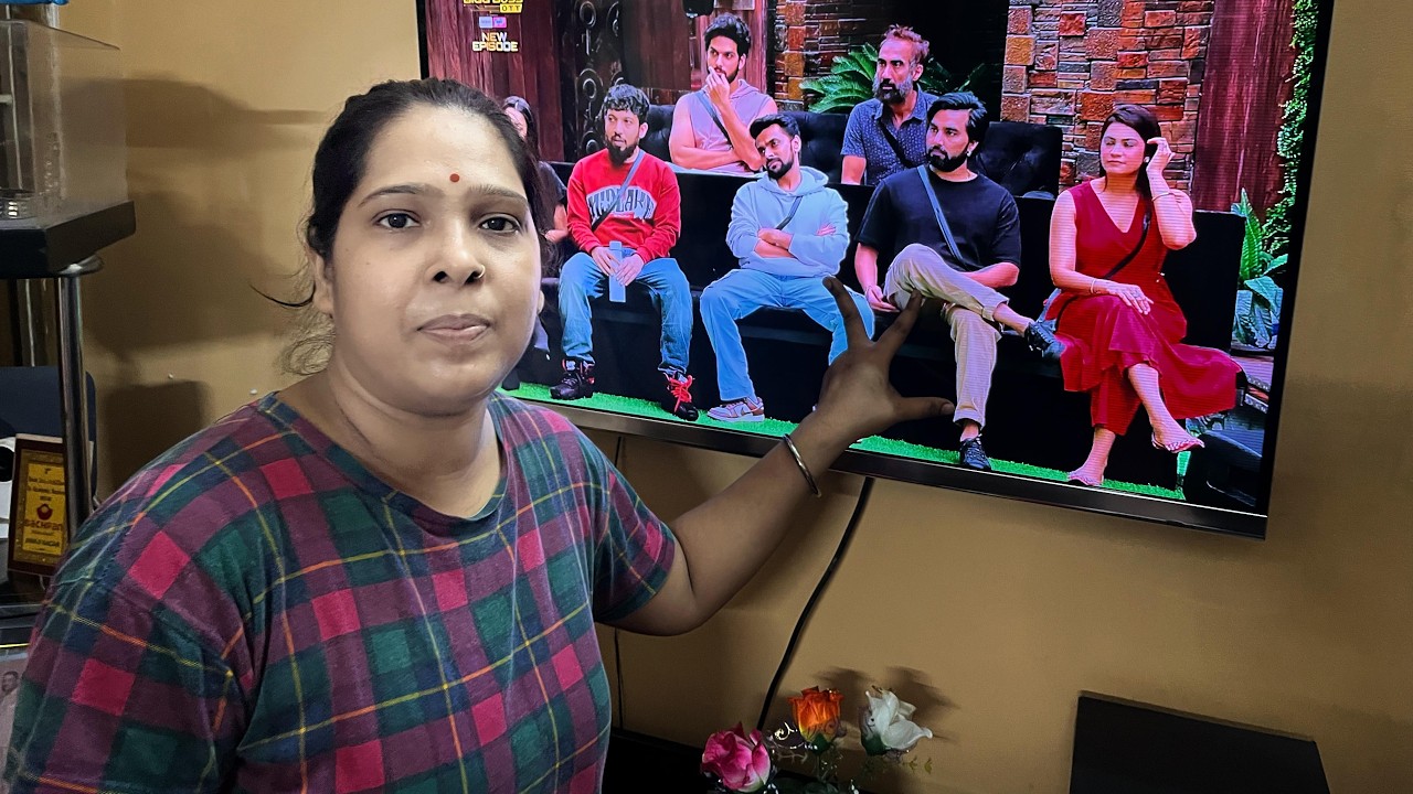 Love Kataria aur Armaan Malik dono ko nikal Diya #corpuslive #vlogs - YouTube