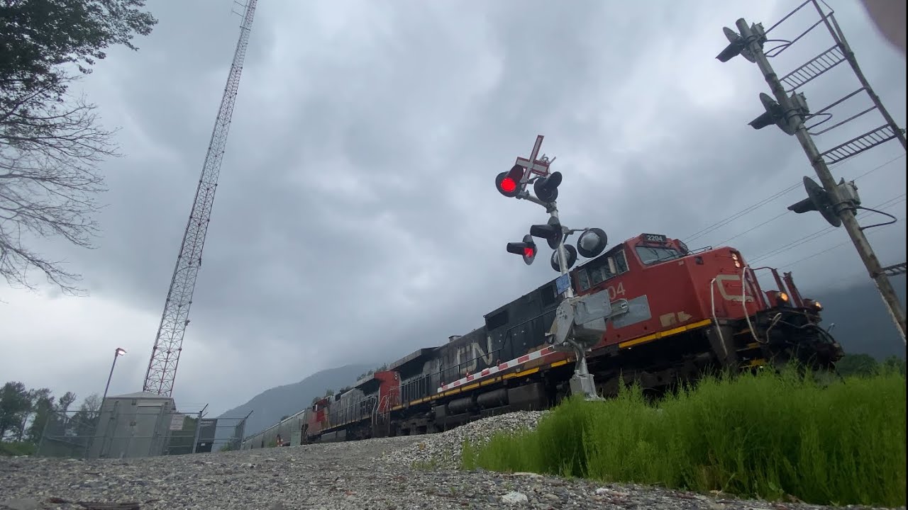 LOUDEST TRAIN!!! Climbing up the grade. Filmed at the new railroad ...