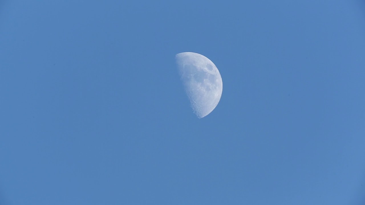 MOON zoom 800mm - YouTube