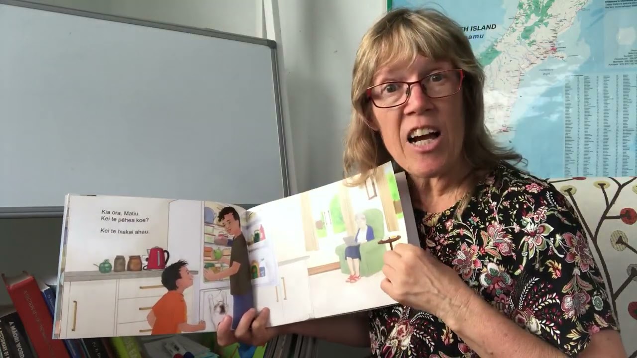 Pronouncing Kia Ora from our Te Reo Singalong book - Sharon Holt - YouTube