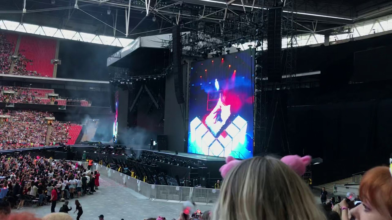BTS Intro Singularity live Love Yourself world Tour Wembley - YouTube