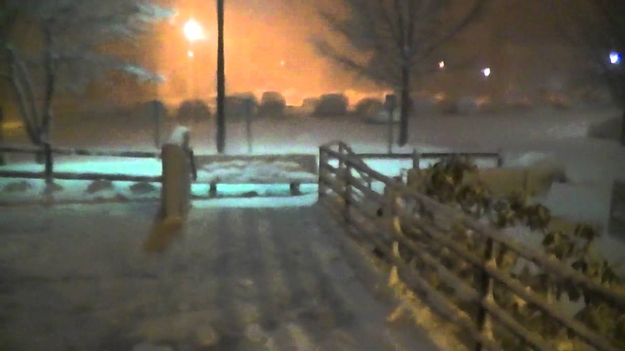 Blizzard at night 2 - YouTube