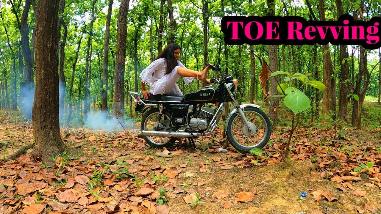Indian Girl Revving Yamaha Rx 100 by Toe🦶🦶🦶 #girlrider #2stroke #yamaha ...
