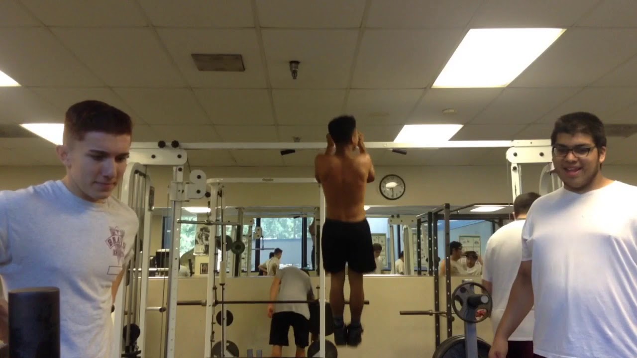 A day in body building @ Bravo High school - YouTube