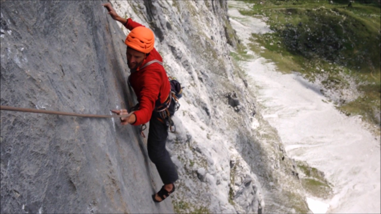 Rätikon - Silbergeier (8b+) - YouTube