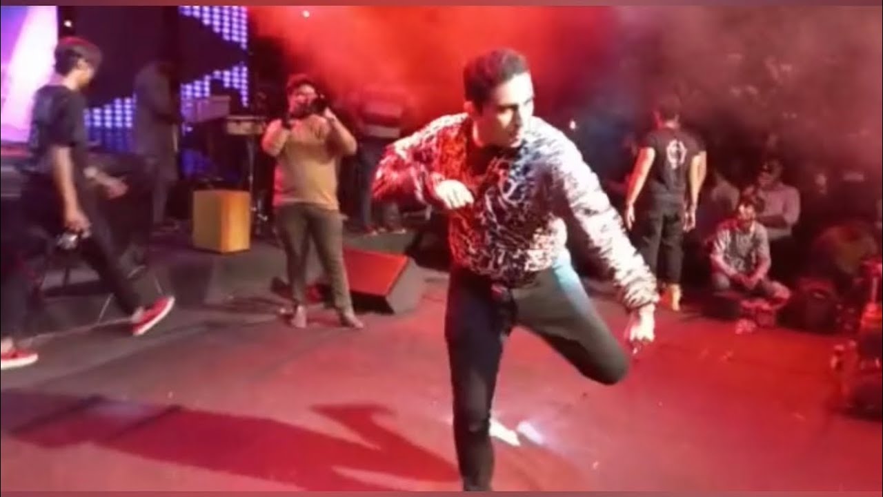Garmi Dance at Popzilla 2.0 | Mathira | Port Grand Karachi - YouTube