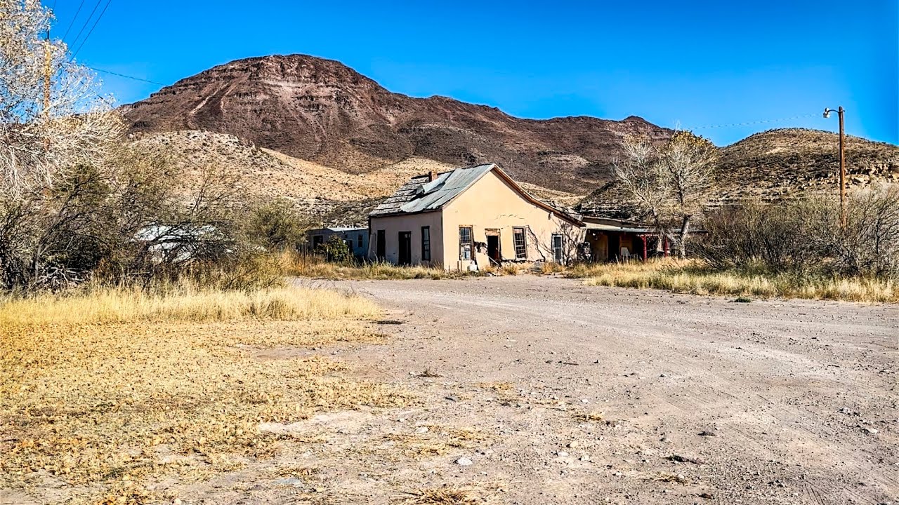 A Forgotten Ghost Town in the Middle of Nowhere - YouTube