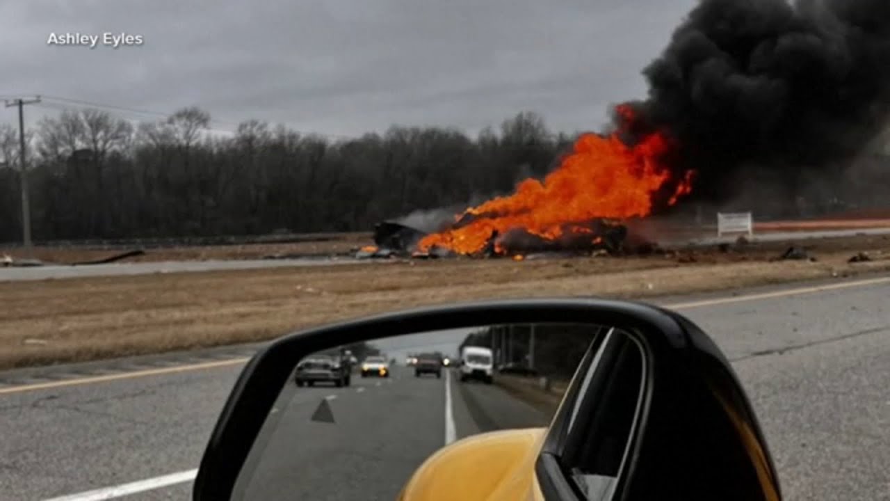 Black Hawk crashes on Alabama highway | What we know - YouTube