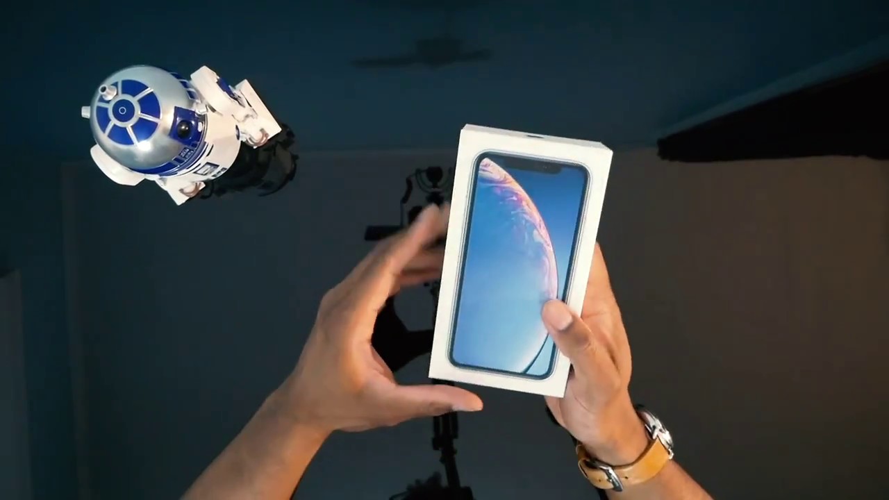 Blue Iphone XR unboxing (Part 1) - YouTube