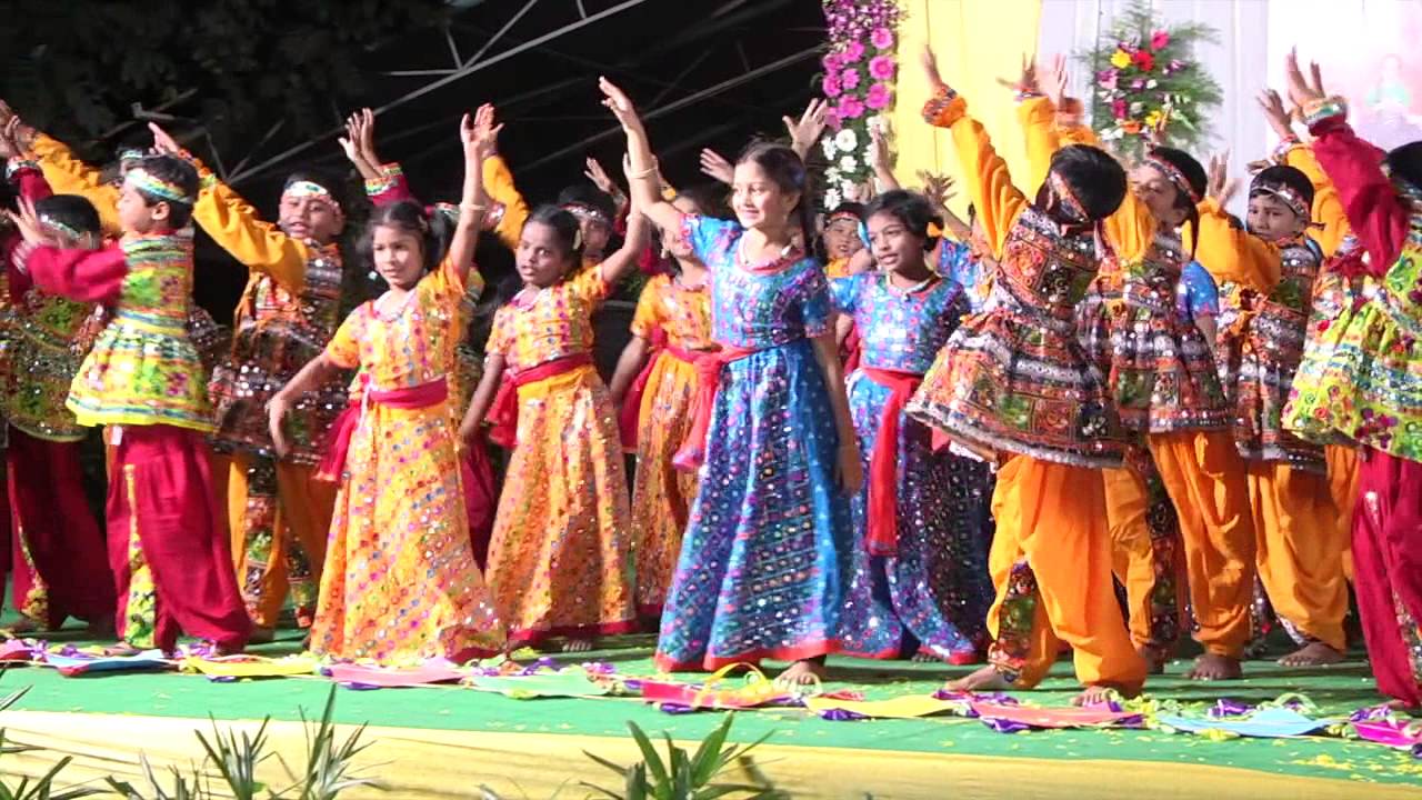 Annual Day 2015-16 Dance performance by 3rd class Boys&Girls - YouTube