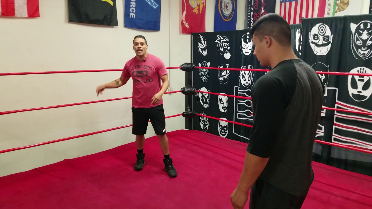 How to do the Lariat - YouTube