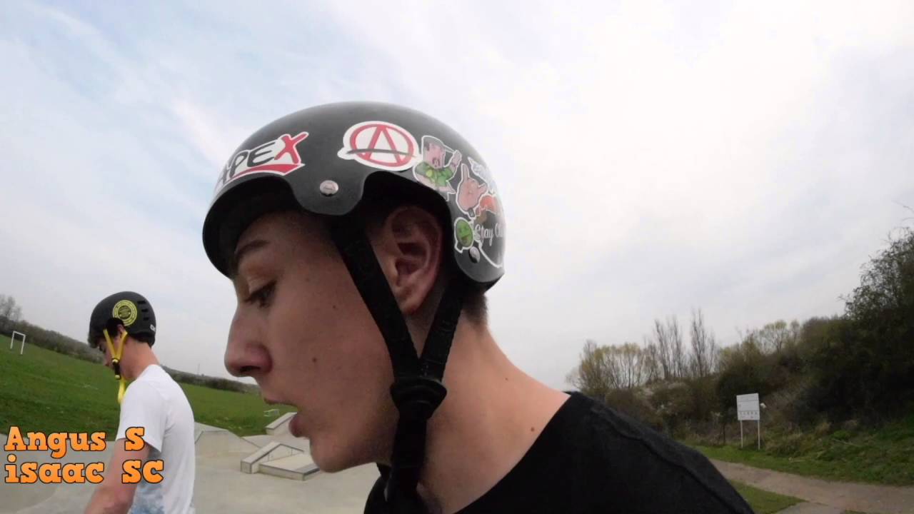 isaac baker vs angus sadler - YouTube