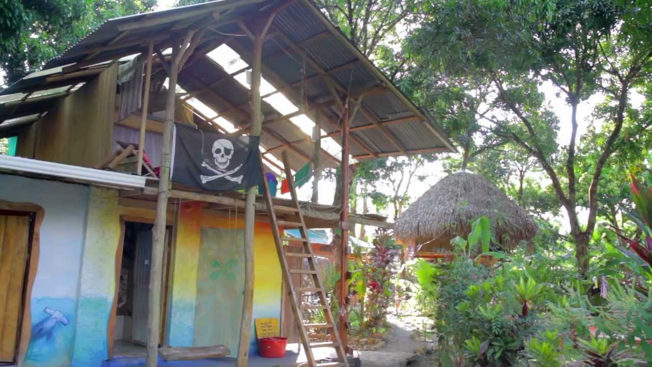 Flutterby House in Uvita Costa Rica | The Hostel by the Sea - YouTube