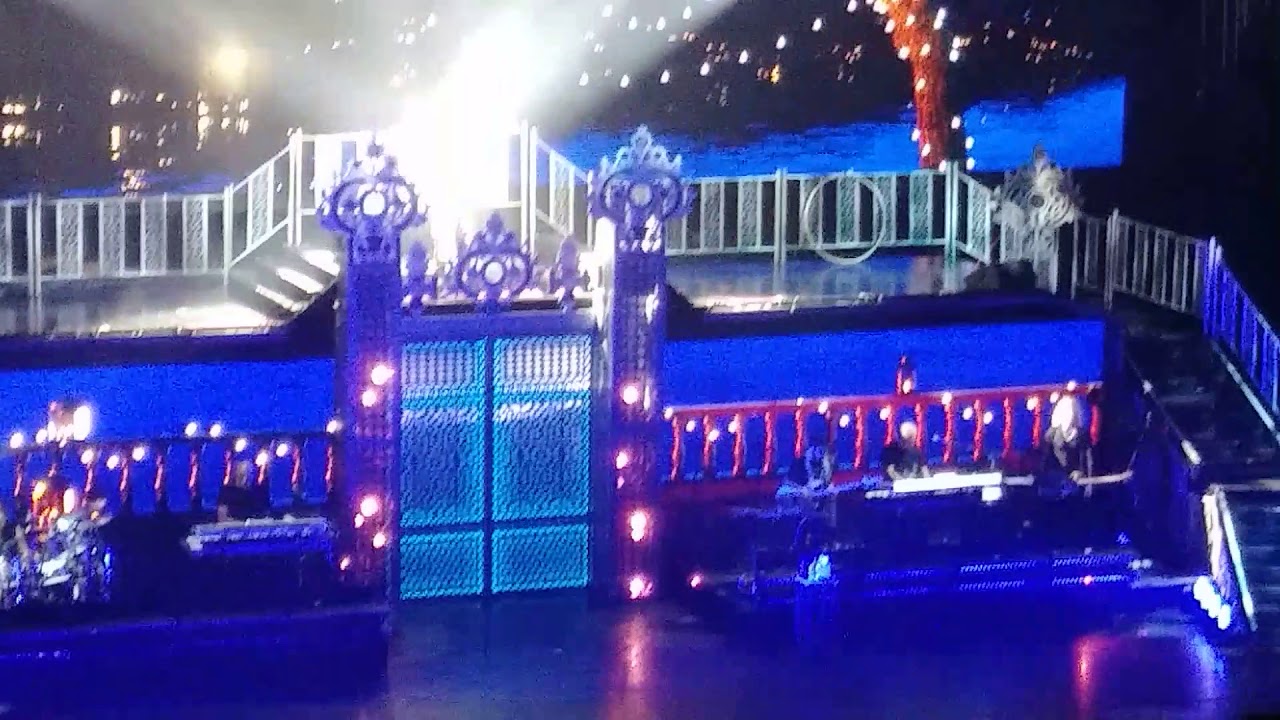CHER LIVE at the Park Theater Las Vegas 11/16/2018 #2 of 2 - YouTube