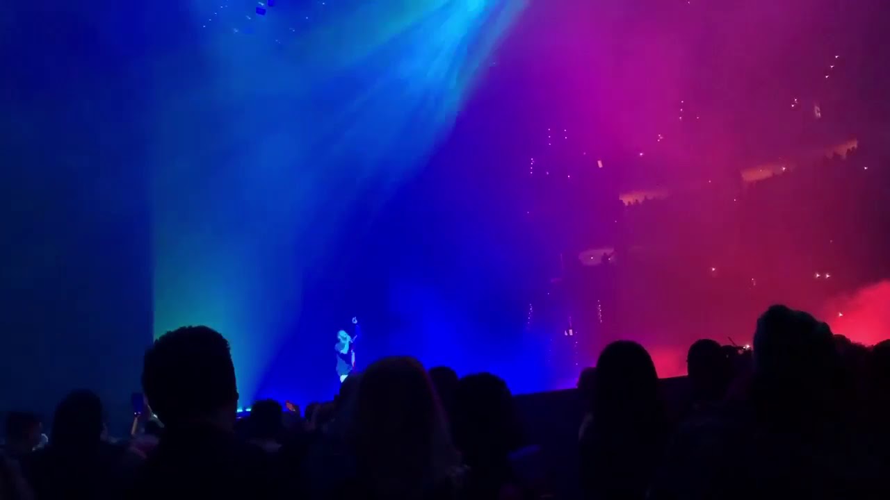 Post Malone "Die For Me" Live - YouTube