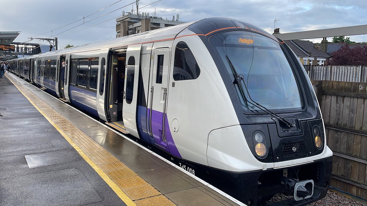 FIRST ELIZABETH LINE TRAIN!!! Class 345 008 on the 6:30AM from Abbey ...